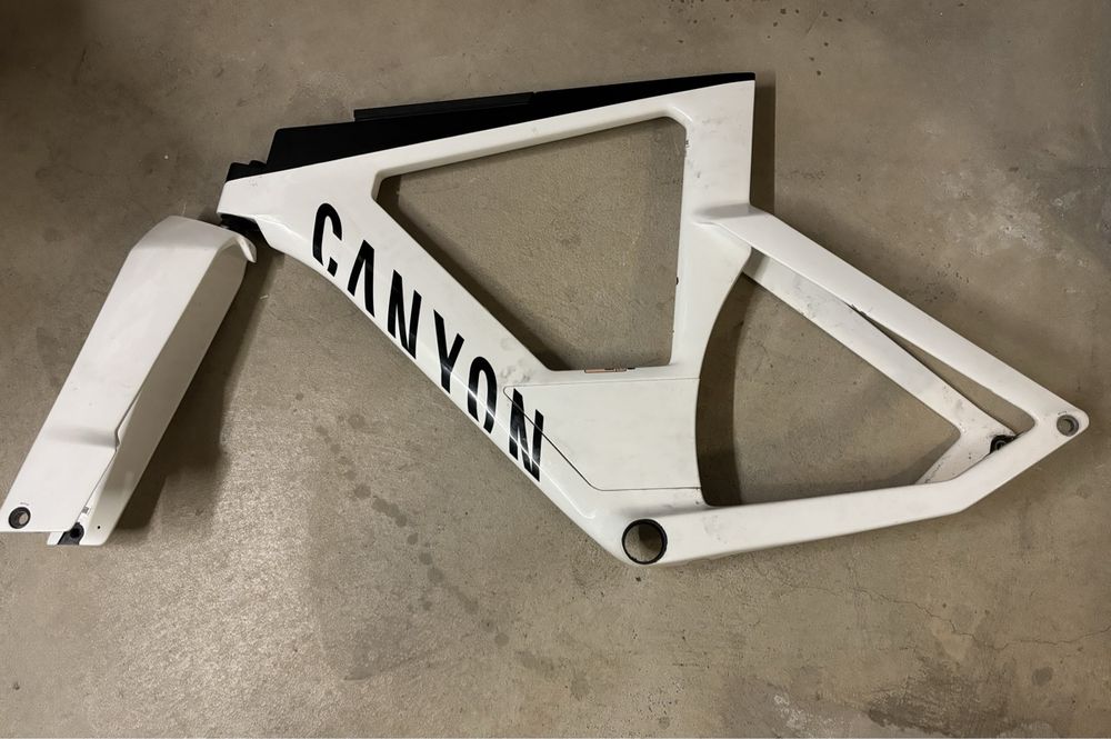 Canyon Speedmax Grösse S (Defekt) in Binningen für CHF 118 – nur ...