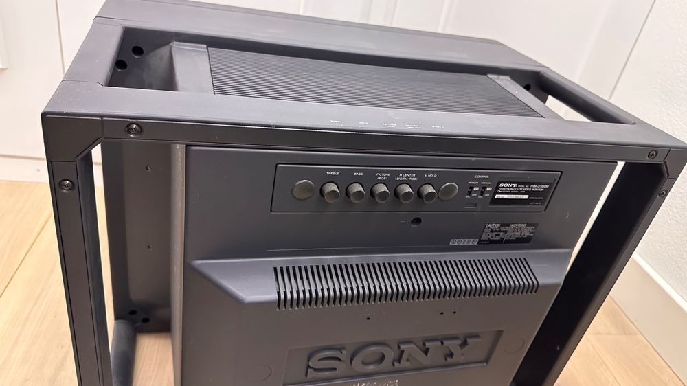 Sony Trinitron PVM-2730QM CRT pro monitor 27 inches | Acheter sur Ricardo