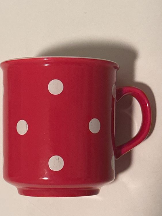 Rote Tasse Mit Weissen Punkten