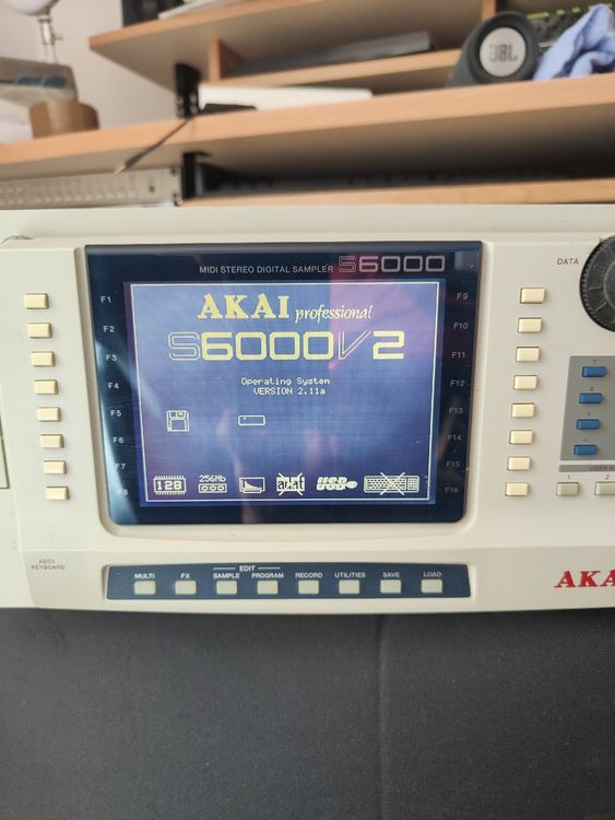 Akai S6000 Sampler (Gebraucht) in Brent für CHF 550 – mit Lieferung auf Ricardo kaufen