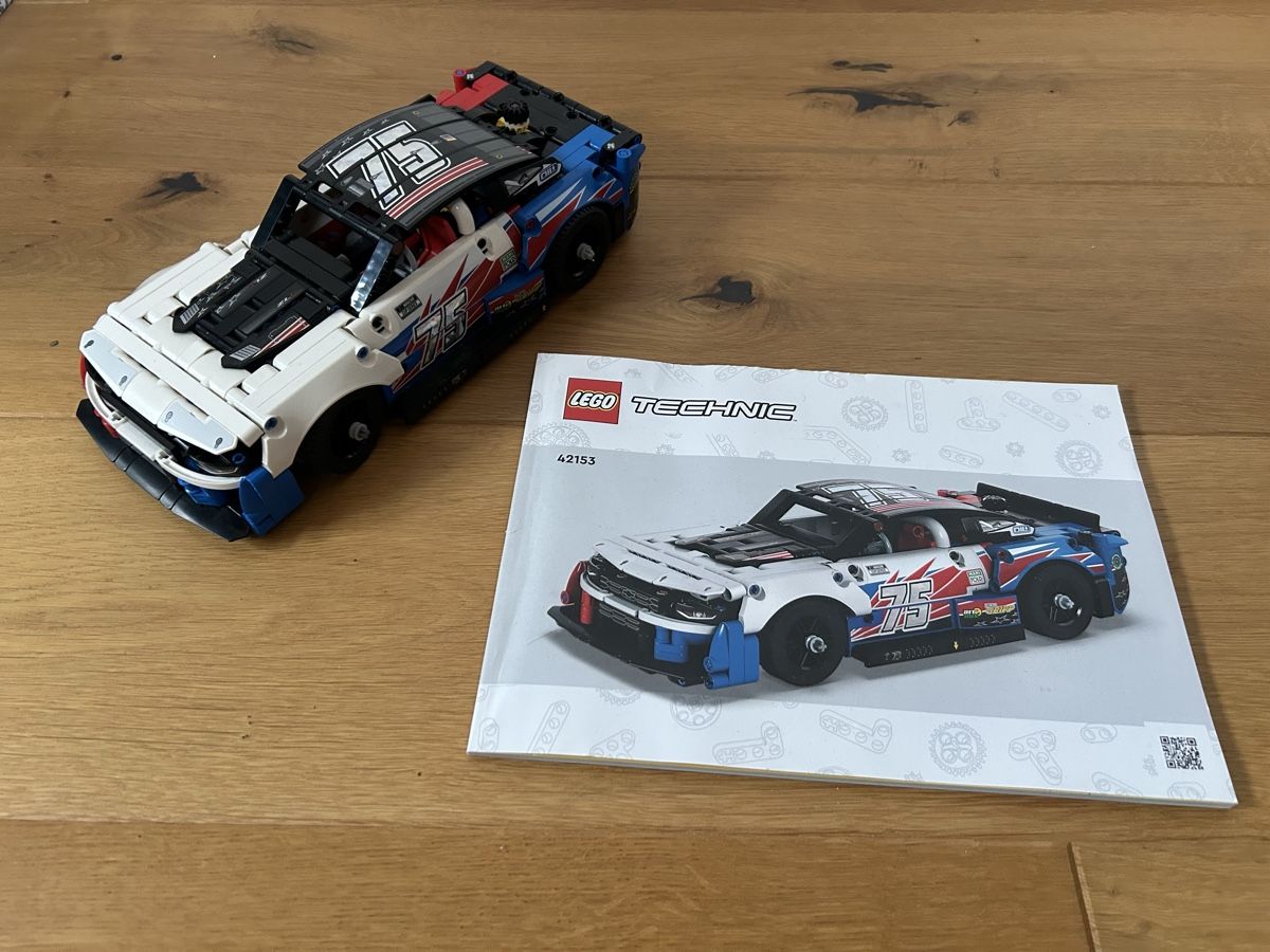 LEGO Technic 42153: NASCAR Next Gen Chevrolet Camaro (Gebraucht) in ...