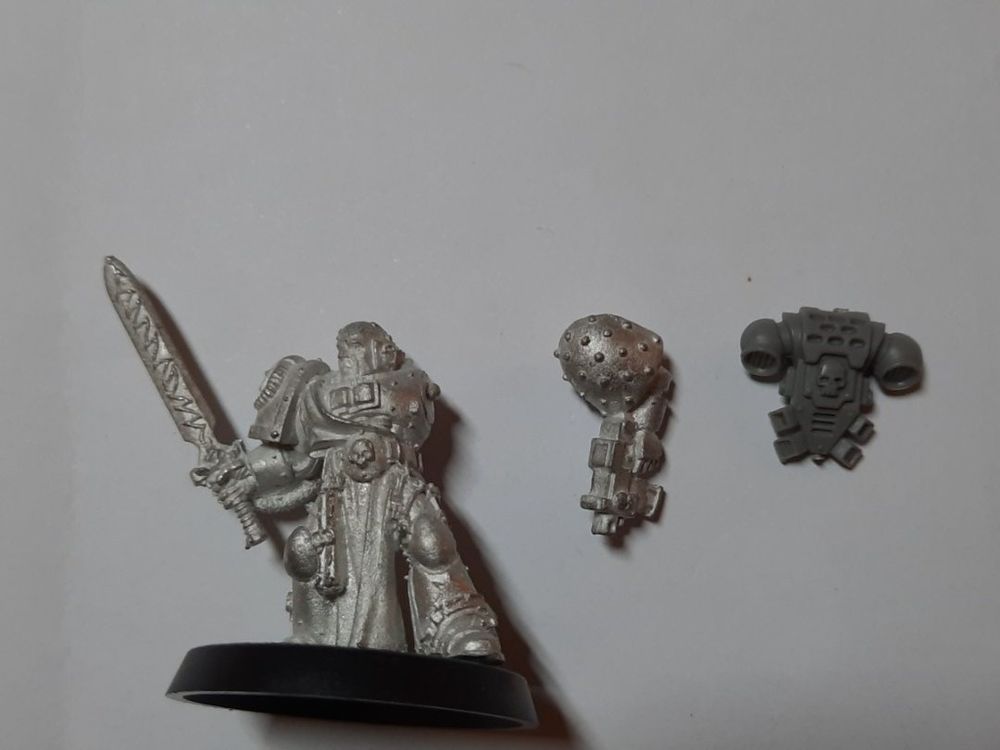 Scriptor mit Schwert und Boltpistole Space Marines WH40K | Kaufen auf ...