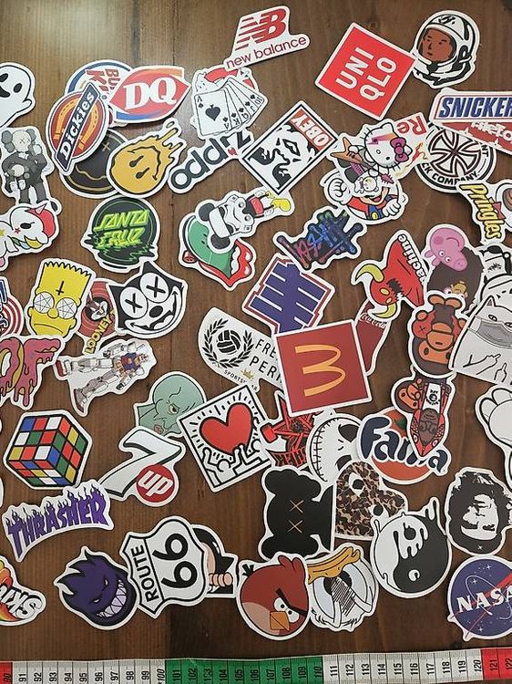 Crazy viele stickers, marken, muster, logos.. (Gebraucht) in Zürich für ...