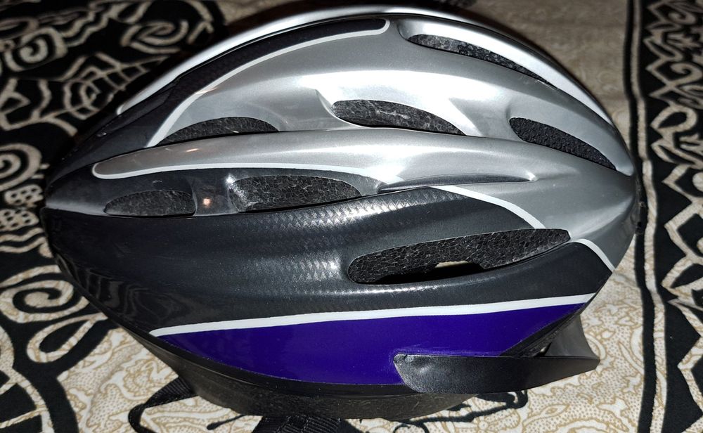 Helm Fahrrad -Helm s/m und neue Handschuhe GEL (Gebraucht) in Schlieren ...