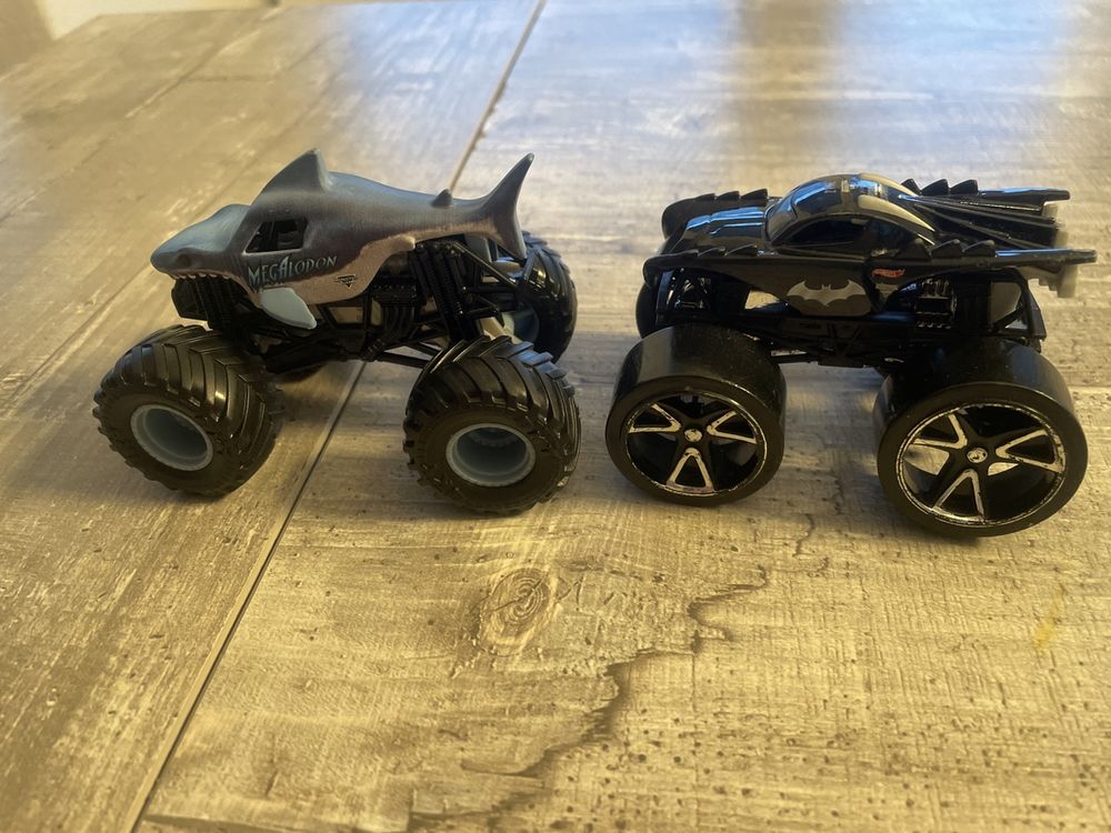 Monster Truck Hot Wheels Batman & Monster Jam Megalodon | Kaufen auf ...