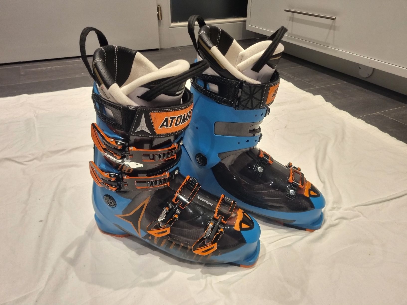 Atomic Hawx 110 Skischuhe, Grösse 29/29.5 NP 498.- Top (Gebraucht) in ...