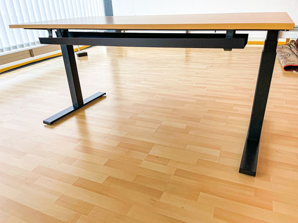 (wie Neu)Bürotisch Sitag 160 x 80 motorisch höhenverstellbar (Gebraucht) in Vaduz für CHF 360 ...