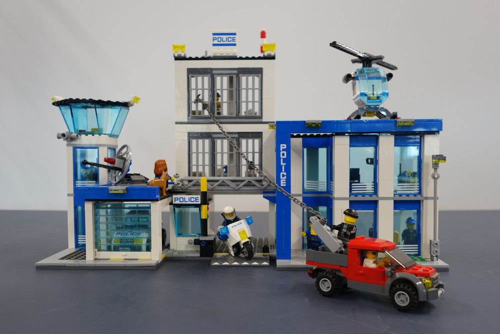 Lego City 60047 Ausbruch aus der Polizeistation (Gebraucht) in Basel ...