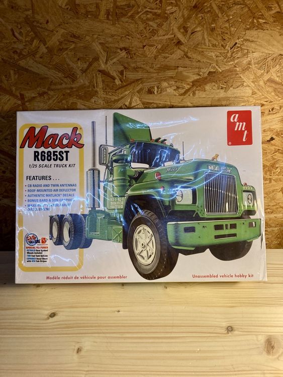AMT Mack R685ST 1:25 Modellbausatz (Neu und originalverpackt) in Bauma ...