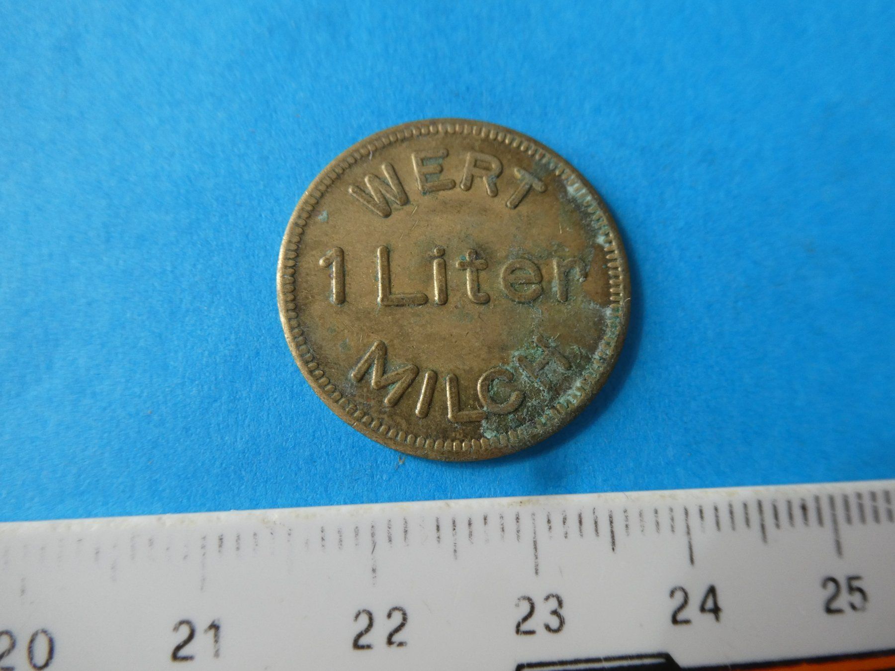 uralter Jeton für 1 Liter Milch, V.C.M. (Chur) (Gebraucht) in Hinterforst für CHF 1 – mit ...