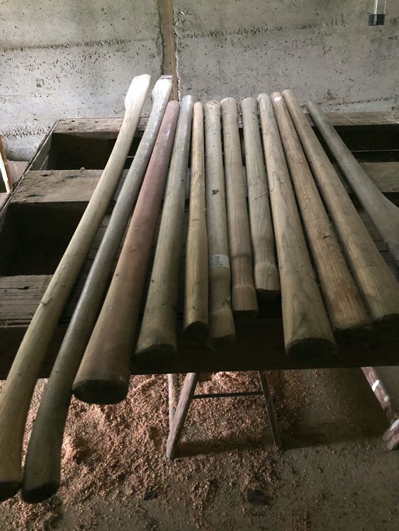 12 Stk. Ersatz-Stiele/Griffe aus Holz für Gartenwerkzeug (Gebraucht) in ...