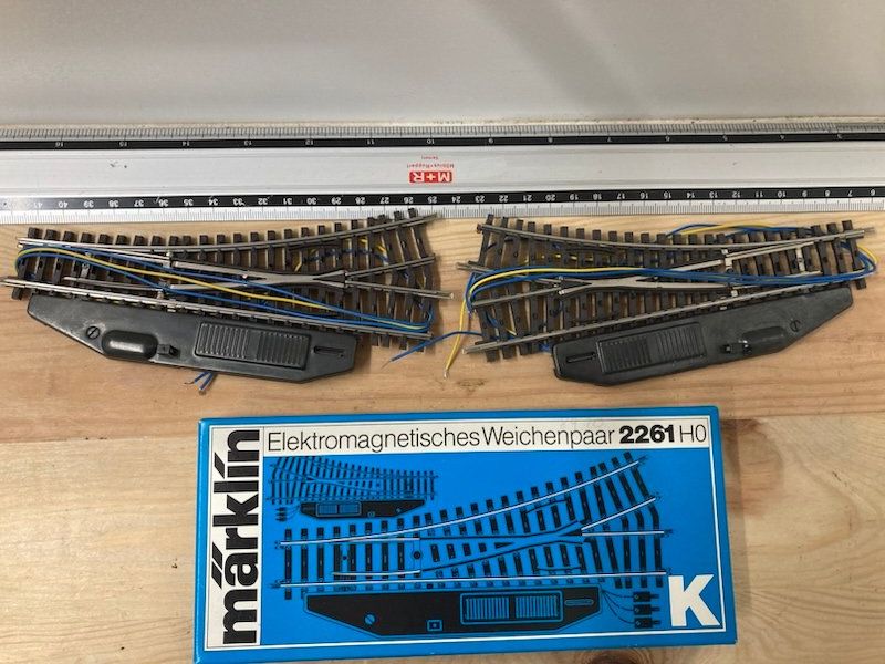 Märklin H0 K-Gleis 2261 Elektromagnetisches Weichenpaar (Neu (gemäss Beschreibung)) in Brislach ...