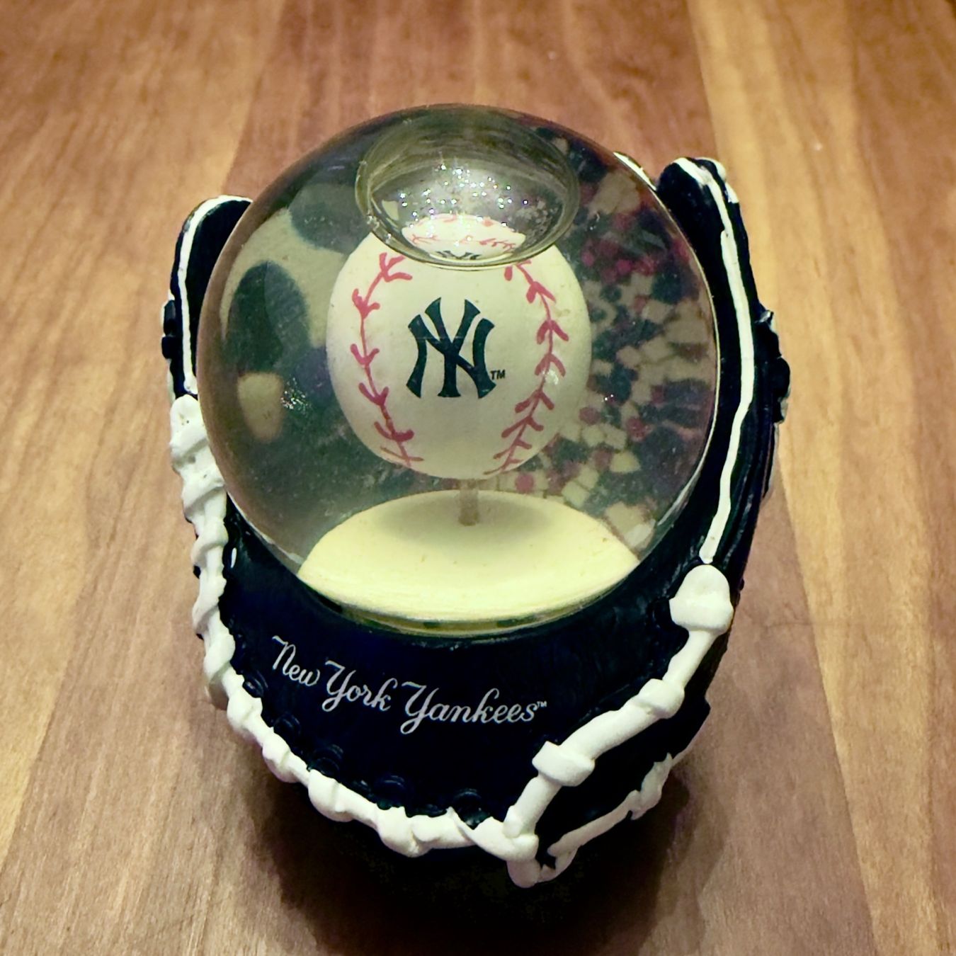 New York Yankees Schneekugel im Baseballhandschuh - Top! (Gebraucht) in ...