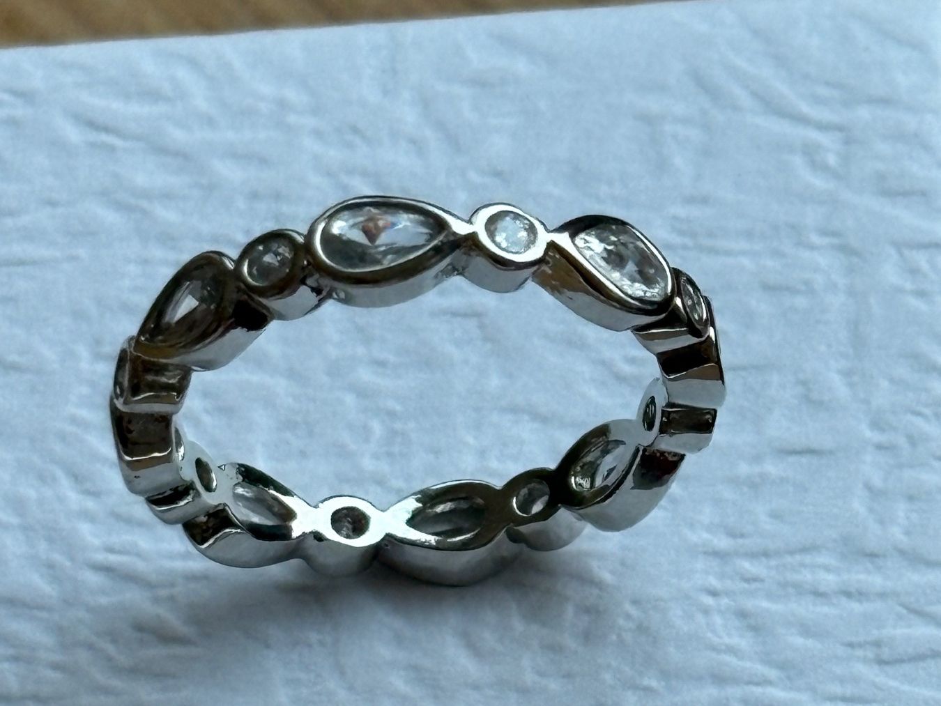 Luxus Gr.19/9 Ring Zirkonia Memoire Farbe Silber (Gebraucht) in Biel ...