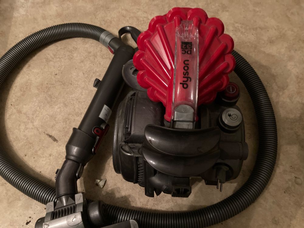 Dyson DC32 Staubsauger | Kaufen auf Ricardo