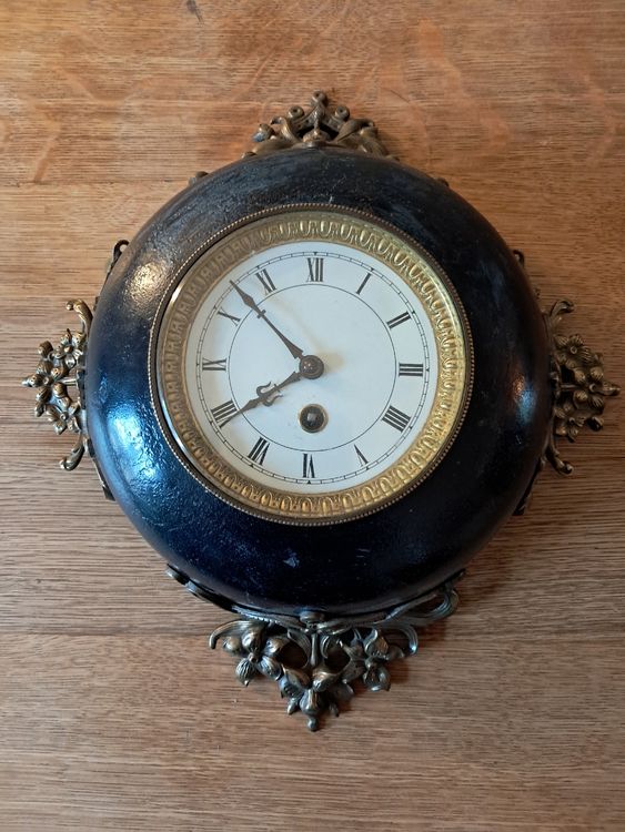 Antike Uhr (Gebraucht) in Nidau für CHF 50 – nur Abholung auf Ricardo kaufen