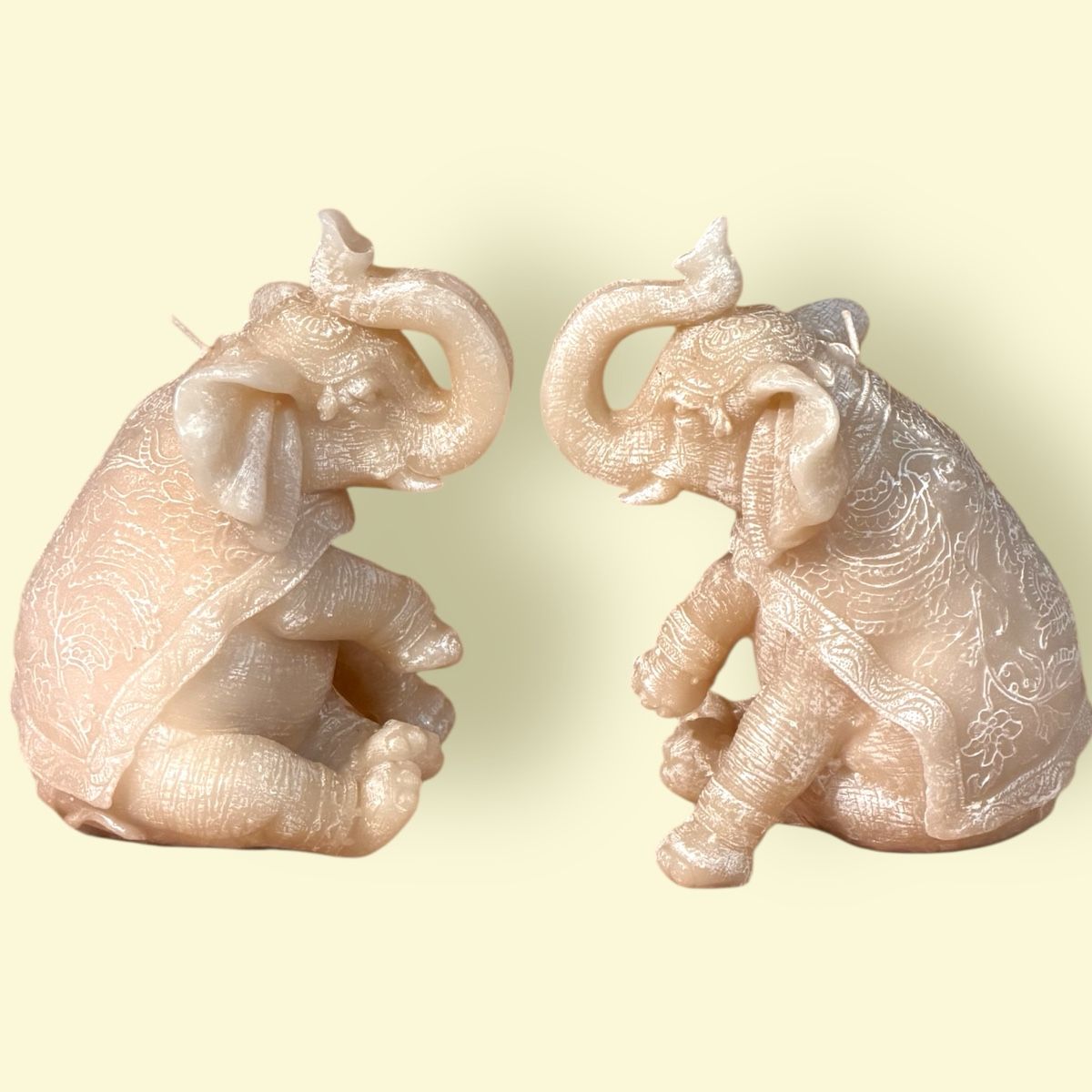 Elephant Candles - Set of 2 - Decorative Home Accents (D'occasion) à ...
