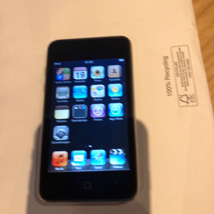 Apple IPod. 8GB (Gebraucht) in Seuzach für CHF 15 – mit Lieferung auf ...