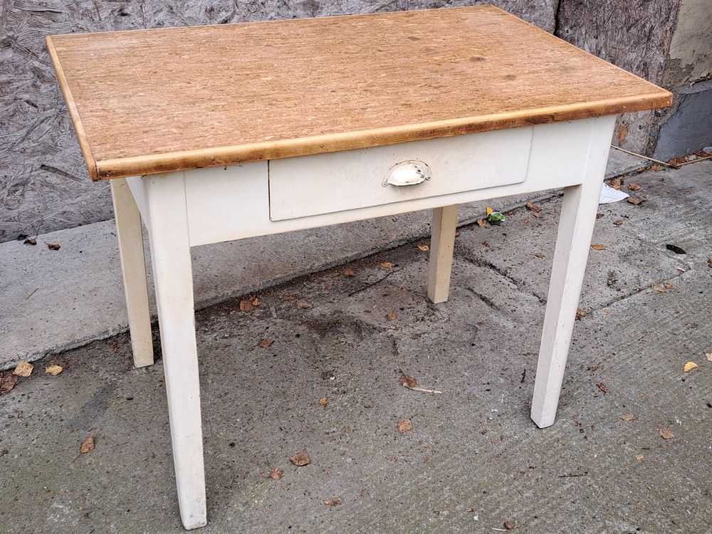Vintage Küchentisch mit Schublade (Gebraucht) in Buch am Irchel für CHF 30 – nur Abholung auf ...