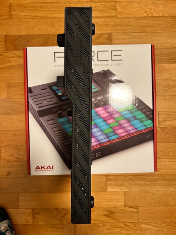 Akai Force: fast wie neu, komplettset, top zustand (Neu (gemäss ...