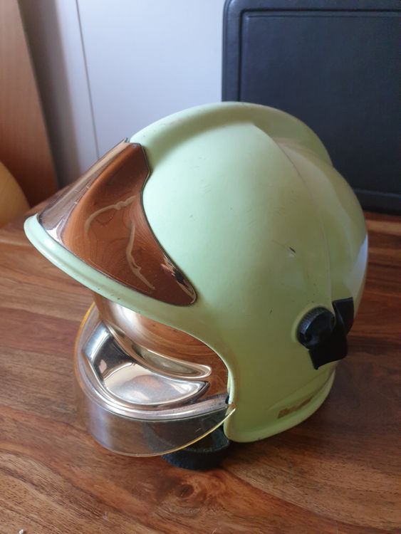Feuerwehr Helm (Gebraucht) in Bottighofen für CHF 20 – mit Lieferung ...