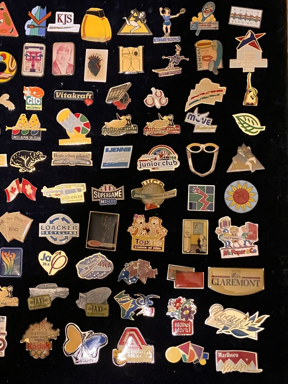 ca. 100 Pin Pinsammlung diverse Motive (4) (Gebraucht) in Basel für CHF ...