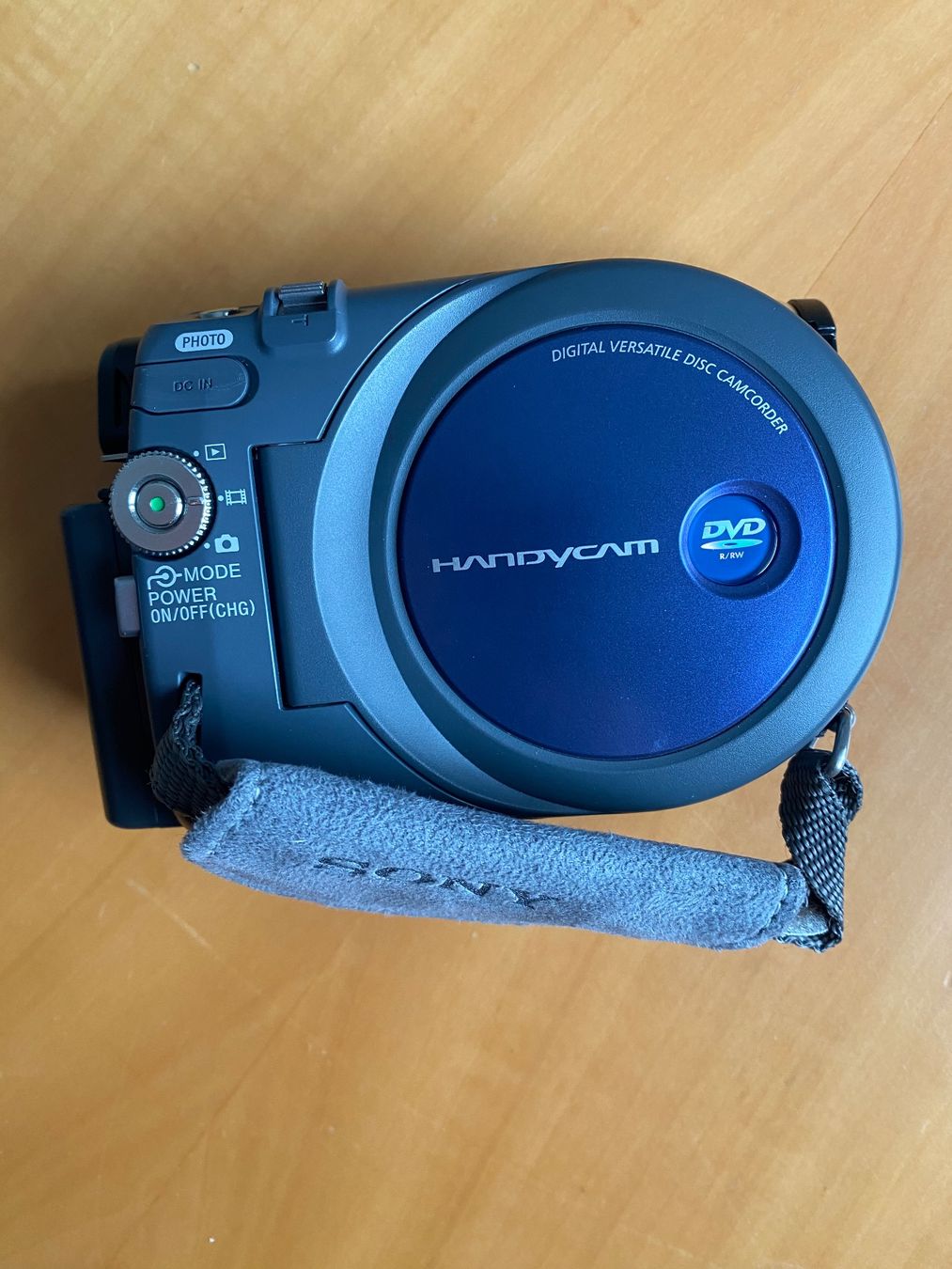 Sony Handycam DCR-DVD101E inkl Tasche + 3 DVD (Gebraucht) in ...