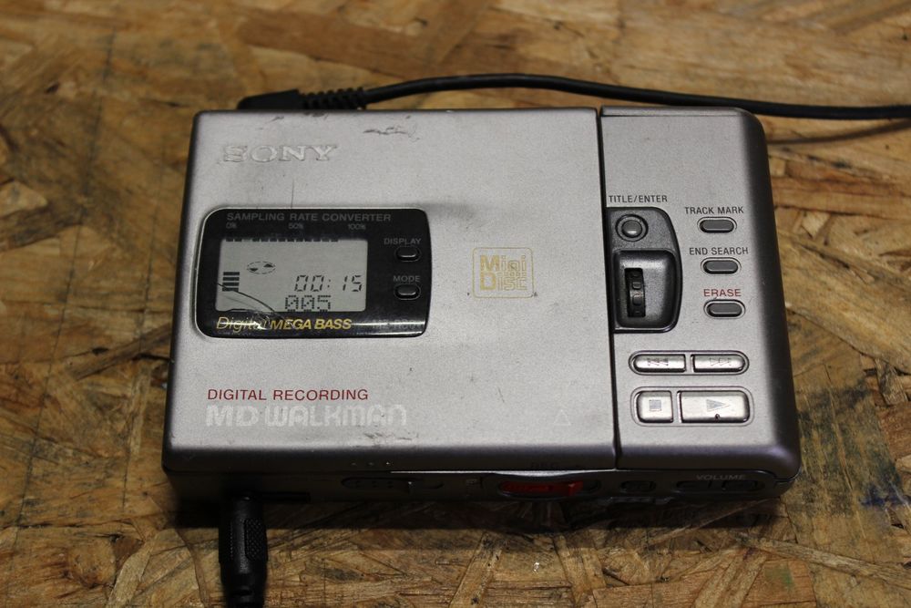 Minidisc - Player Sony MZ-R30 (Gebraucht) in Schüpfen für CHF 5 – mit ...