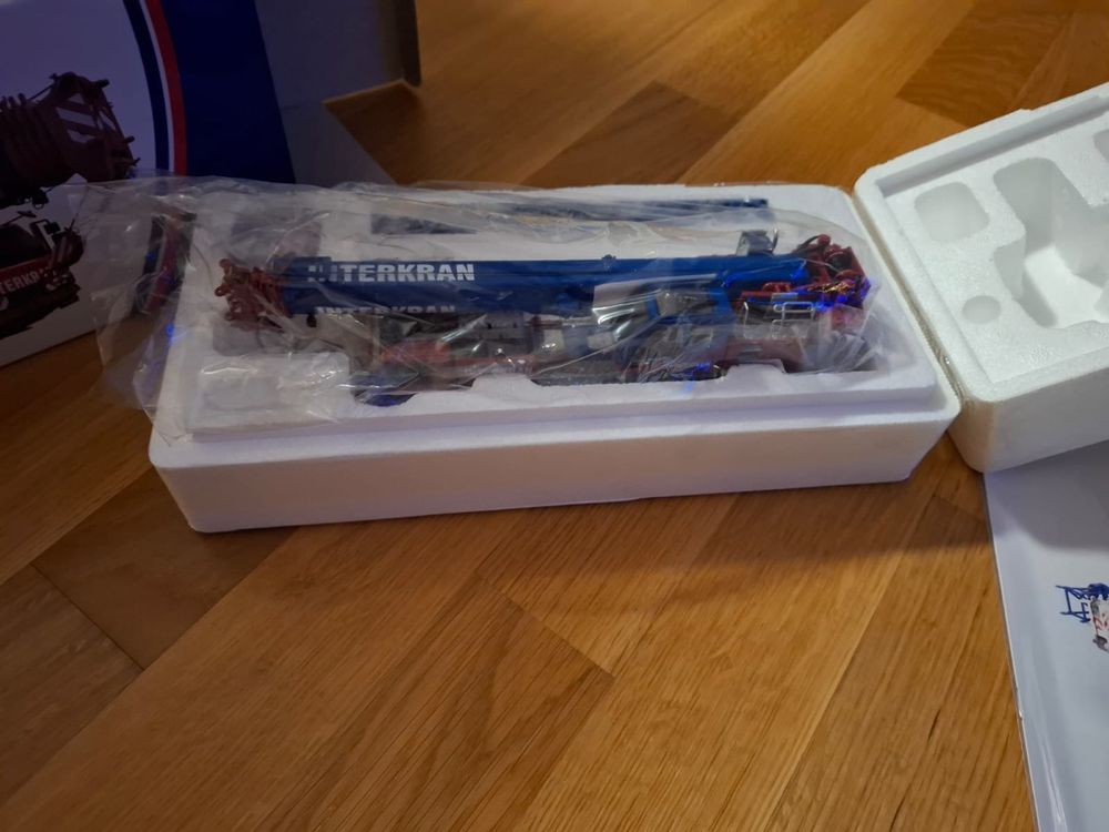 Tadano Interkran ATT 700-4 Modello Gru Nuovo in Scatola! (Nuovo e nell ...