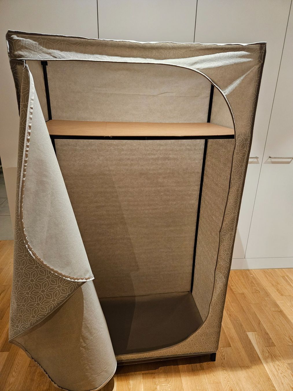 Wenko Balance Kleiderschrank (faltbar) (2025 gekauft) (Gebraucht) in ...