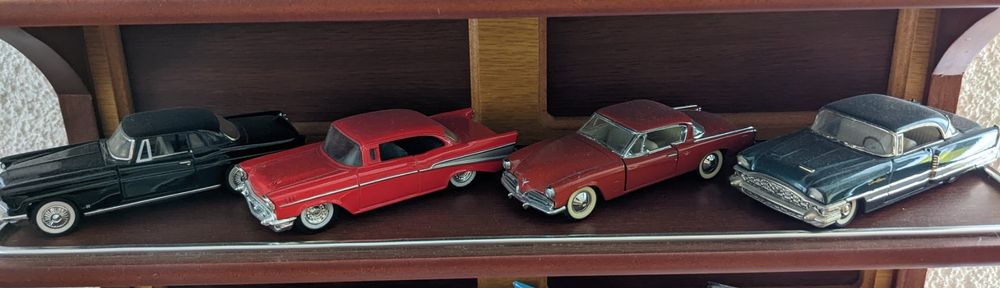 The Classic Cars of the Fifties 12 + 4 Modellautos mit Regal (Gebraucht ...