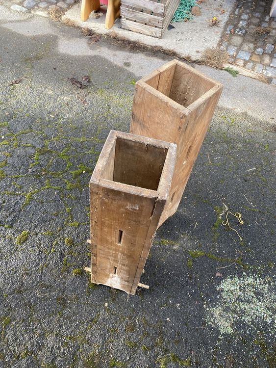 2 Antike Ziger Standen aus Holz (Gebraucht) in Schwanden Sigrisw für ...