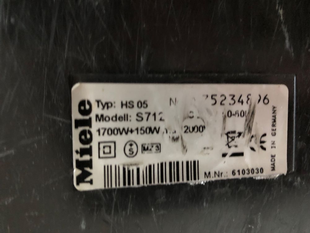 Staubsauger MIELE Torino S712 mit Zubehör | Kaufen auf Ricardo