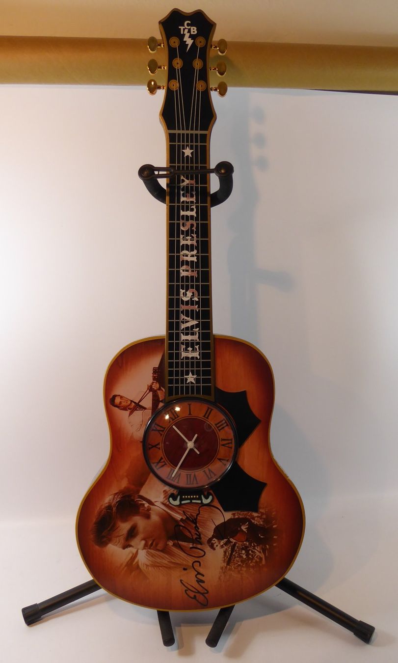 Elvis Presley „King for All Time“ Gitarren-Wanduhr (Gebraucht) in Bern ...