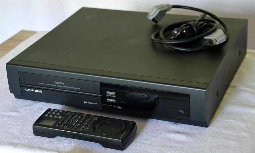 Videorecorder VHS Grundig GV 4200 magnétoscope (Gebraucht) in Collonges ...