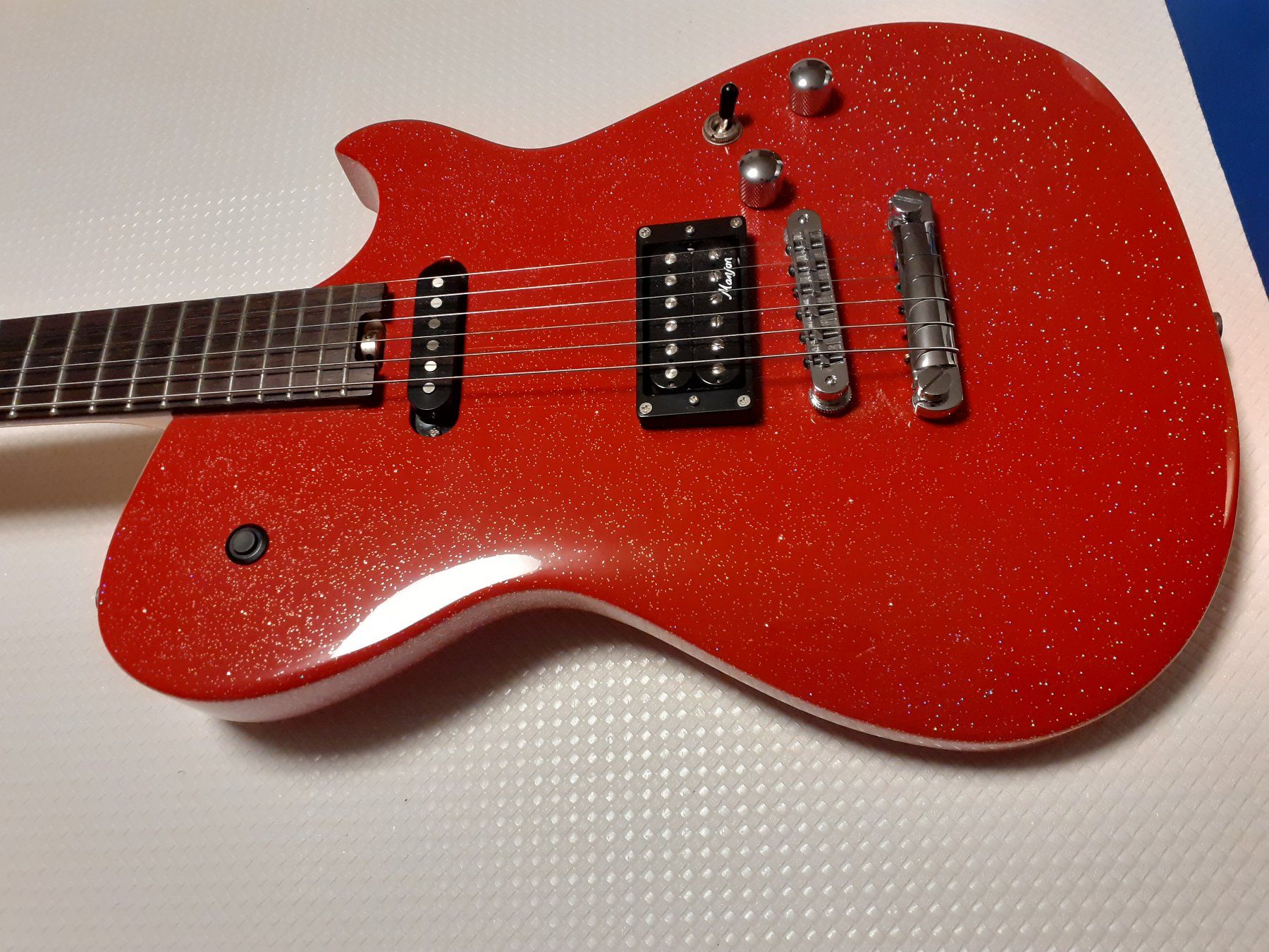 Cort/Manson MBC-1 Red Sparkle & Thomann Case - Bellamy Sign. (Gebraucht ...