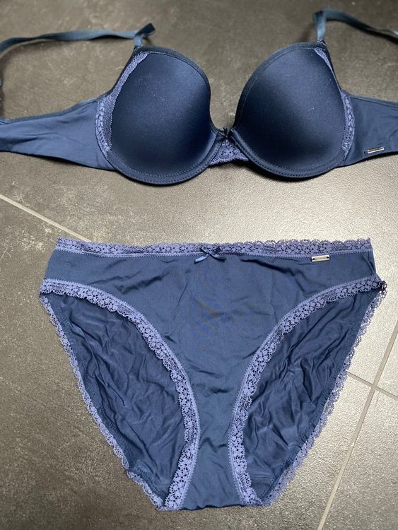 BH mit Slip dunkelblau (Neu und originalverpackt) in Gutenswil für CHF 10 – mit Lieferung auf ...