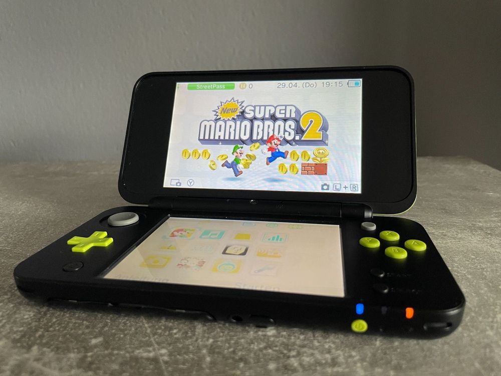 New Nintendo 2DS XL & Super Mario Spiel | Kaufen auf Ricardo