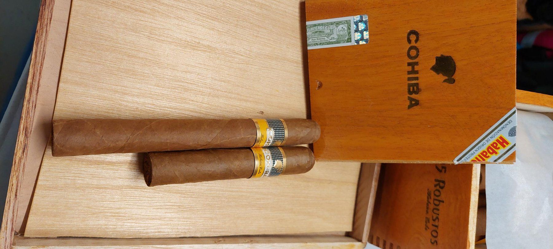 Cigars >> je 1x Cohiba Robusto und Cohiba Esplendidos++ (Gebraucht) in ...