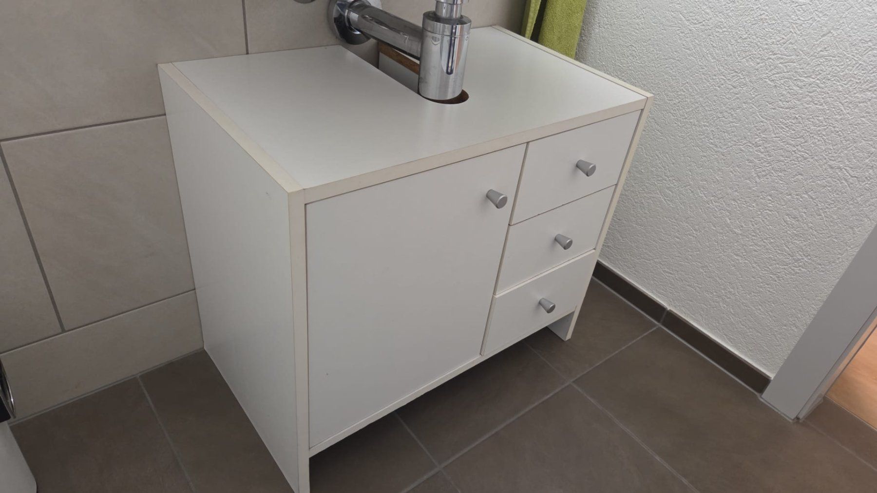 Waschbeckenunterschrank (Gebraucht) in Langenthal für CHF 1 – nur ...