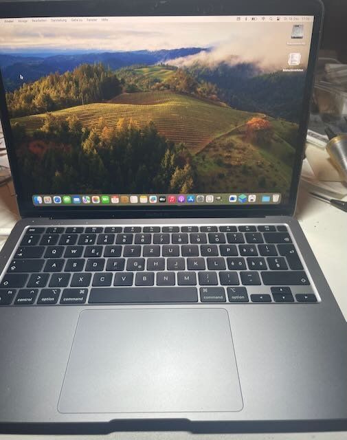 MacBook Air Late 2020 M1 8GB-RAM 256-GB SSD Space Gray (Gebraucht) in Oensingen für CHF 470 ...
