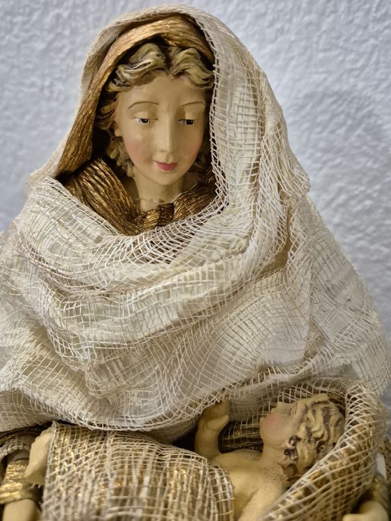 Maria mit Jesuskind Krippenfigur, Weihnachten (Gebraucht) in Eschlikon TG für CHF 22 – mit ...