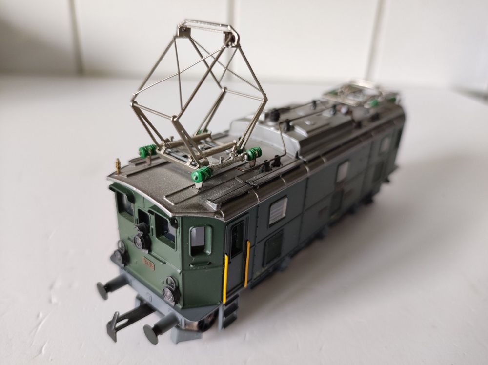 MOREP E-Lok SBB Ae 3/5, Lok-Nr. 10212, grün (Neu und originalverpackt) in Seuzach für CHF 490 ...