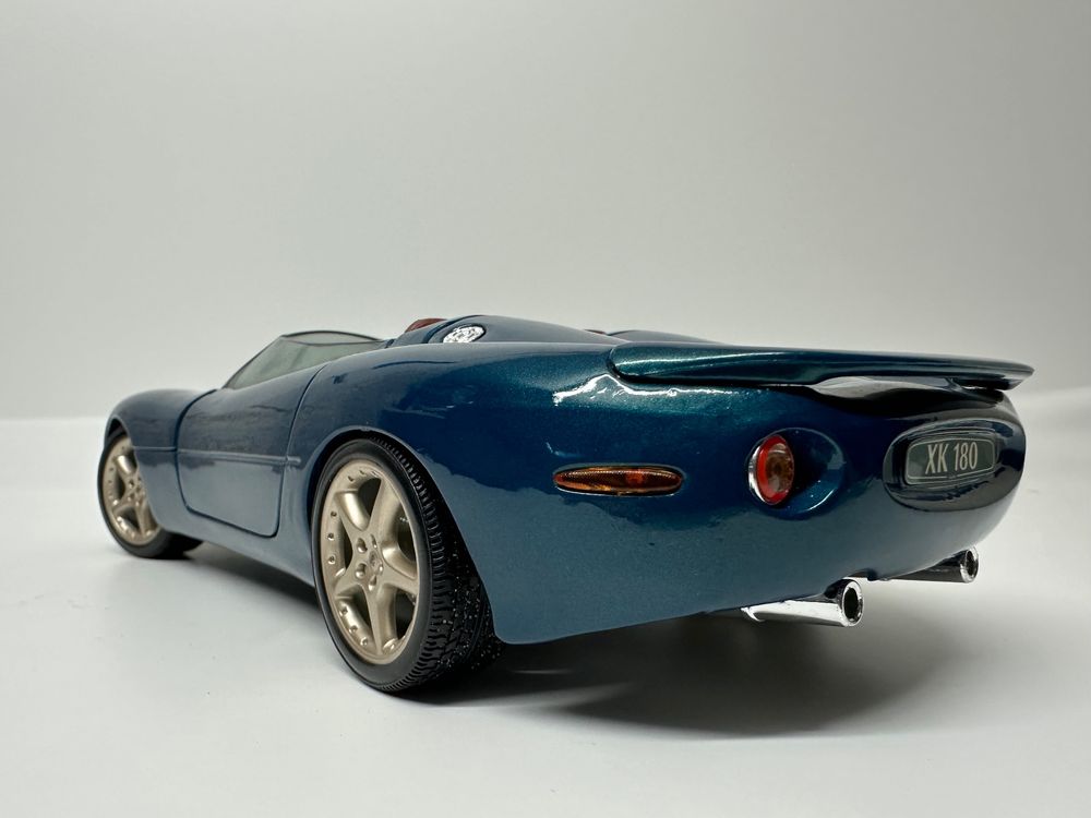 Jaguar XK 180 1:18, blau/grün, Maisto | Kaufen auf Ricardo