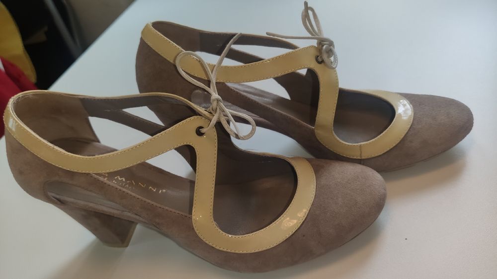 Pumps von Lara Manni (Gebraucht) in Rheinfelden für CHF 1 – nur ...