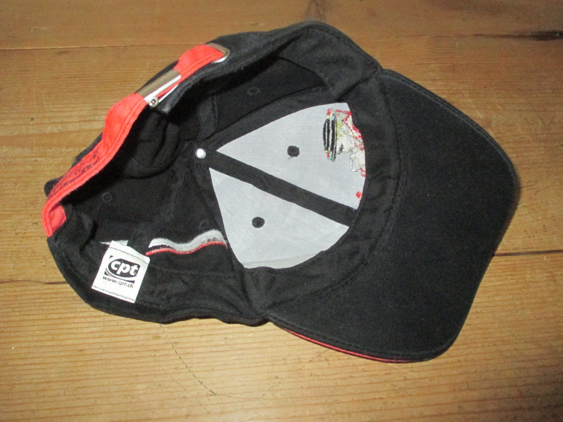 Appenzeller Cap, Schwarz/Rot (Gebraucht) in Flims - Dorf für CHF 5 ...