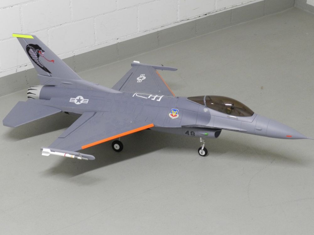 F-16 Fighting Falcon V2 mit Pendelleitwerk (Neu (gemäss Beschreibung)) in Pfäffikon ZH für CHF ...