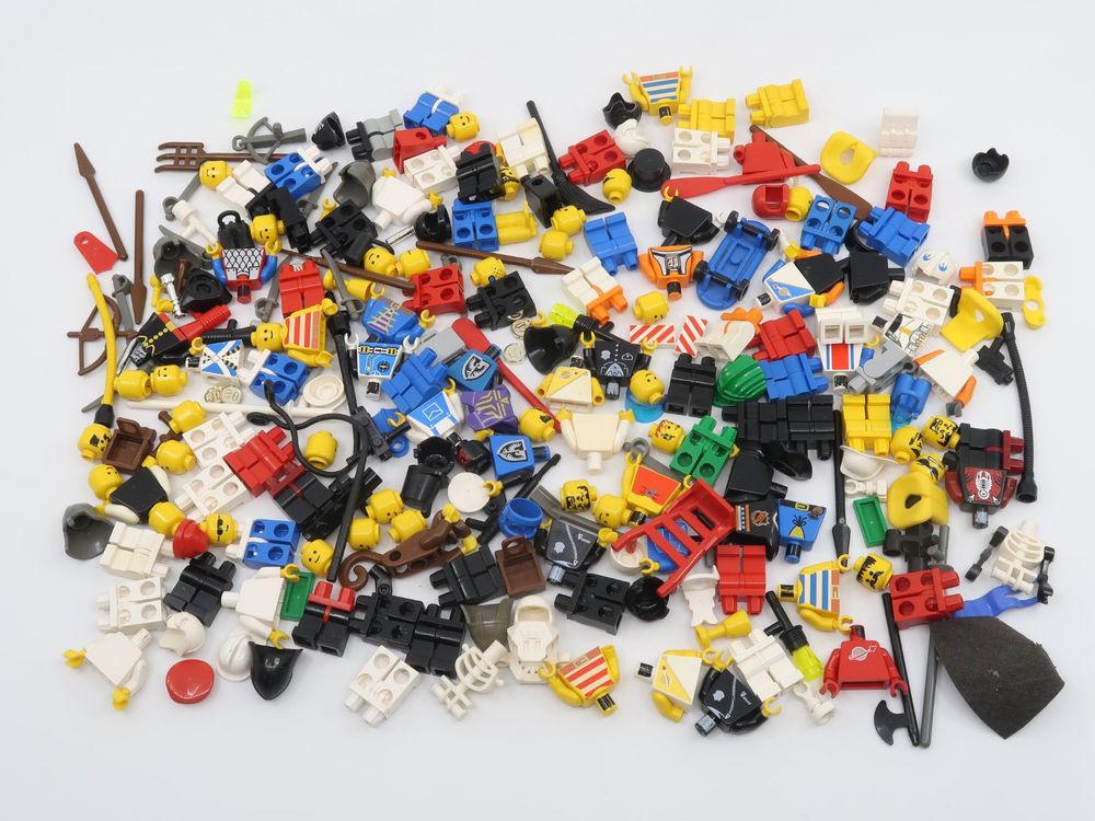 Lego Figuren, Minifiguren, Minifig Teile & Zubehör Konvolut (Gebraucht) in Oberwil b. Büren für ...