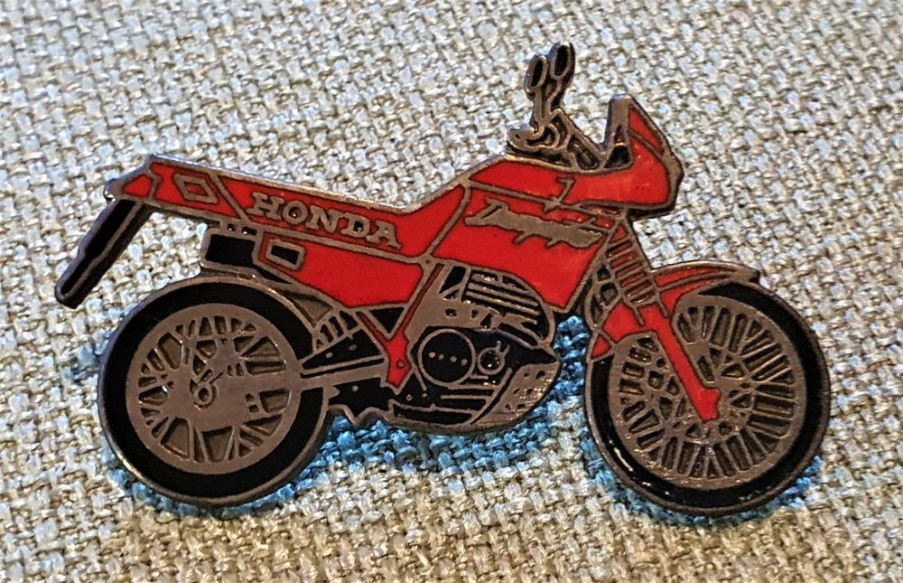 F988 - Pin Motorrad Honda (Gebraucht) in Reinach BL für CHF 2.5 – mit ...