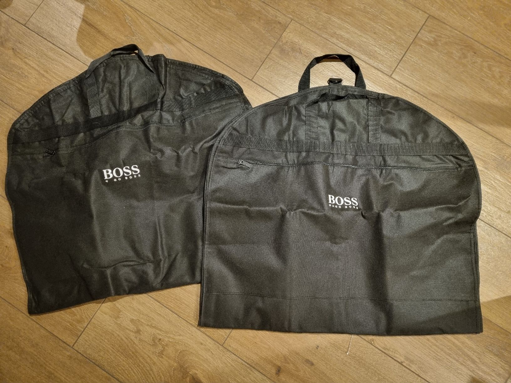 Deux housses à vêtements et costumes Hugo Boss- parfait état (Gebraucht ...